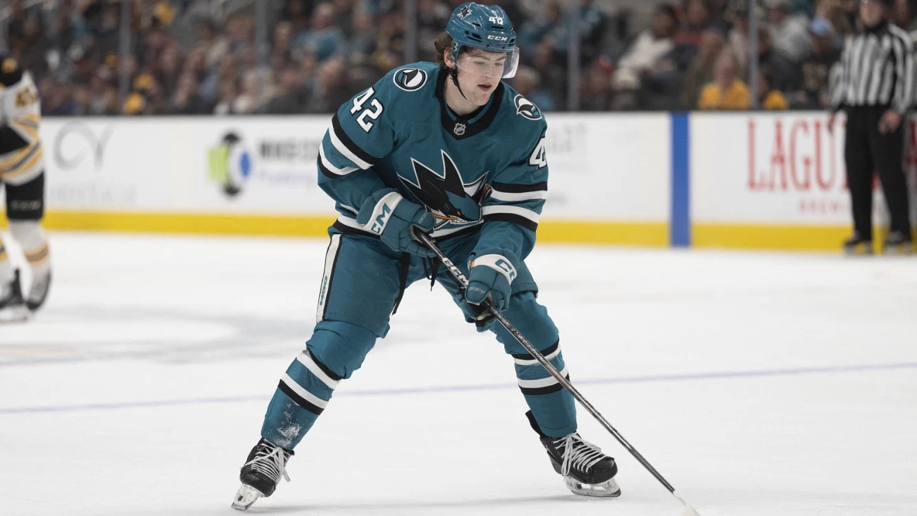Rinkside Roundup: Luca Cagnoni beats the odds, earns first NHL point